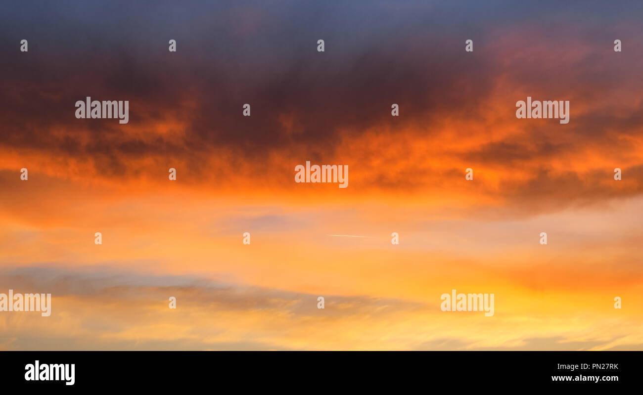 Amazing sky golden hour hi-res stock photography and images - Alamy