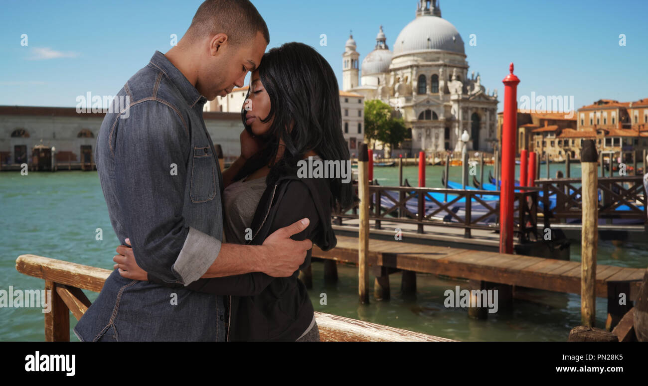 Romantic couple kissing in venice hi-res stock photography and images ...