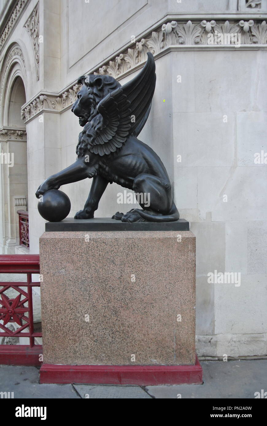 Winged lion statue hi-res stock photography and images - Alamy