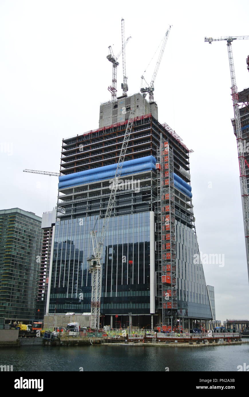 Construction underway of Ten Bank Street office block, Canary Wharf ...
