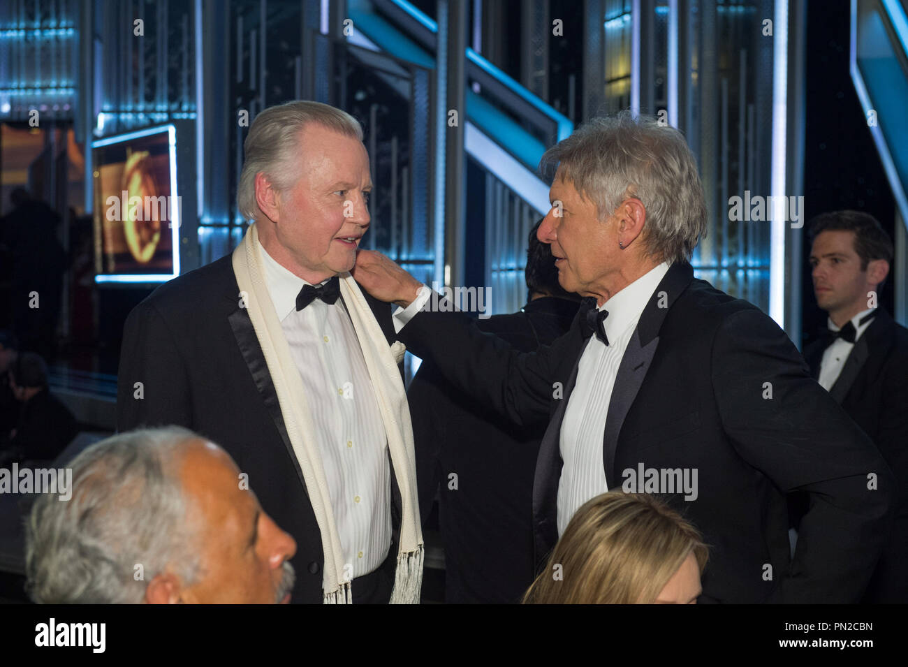 Jon Voight and Harrison Ford share a few words at the 72nd Annual ...