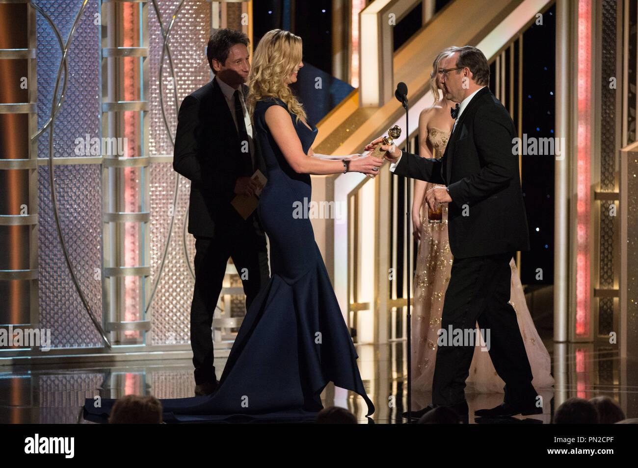 Katherine Heigl and David Duchovny present Kevin Spacey the Golden ...