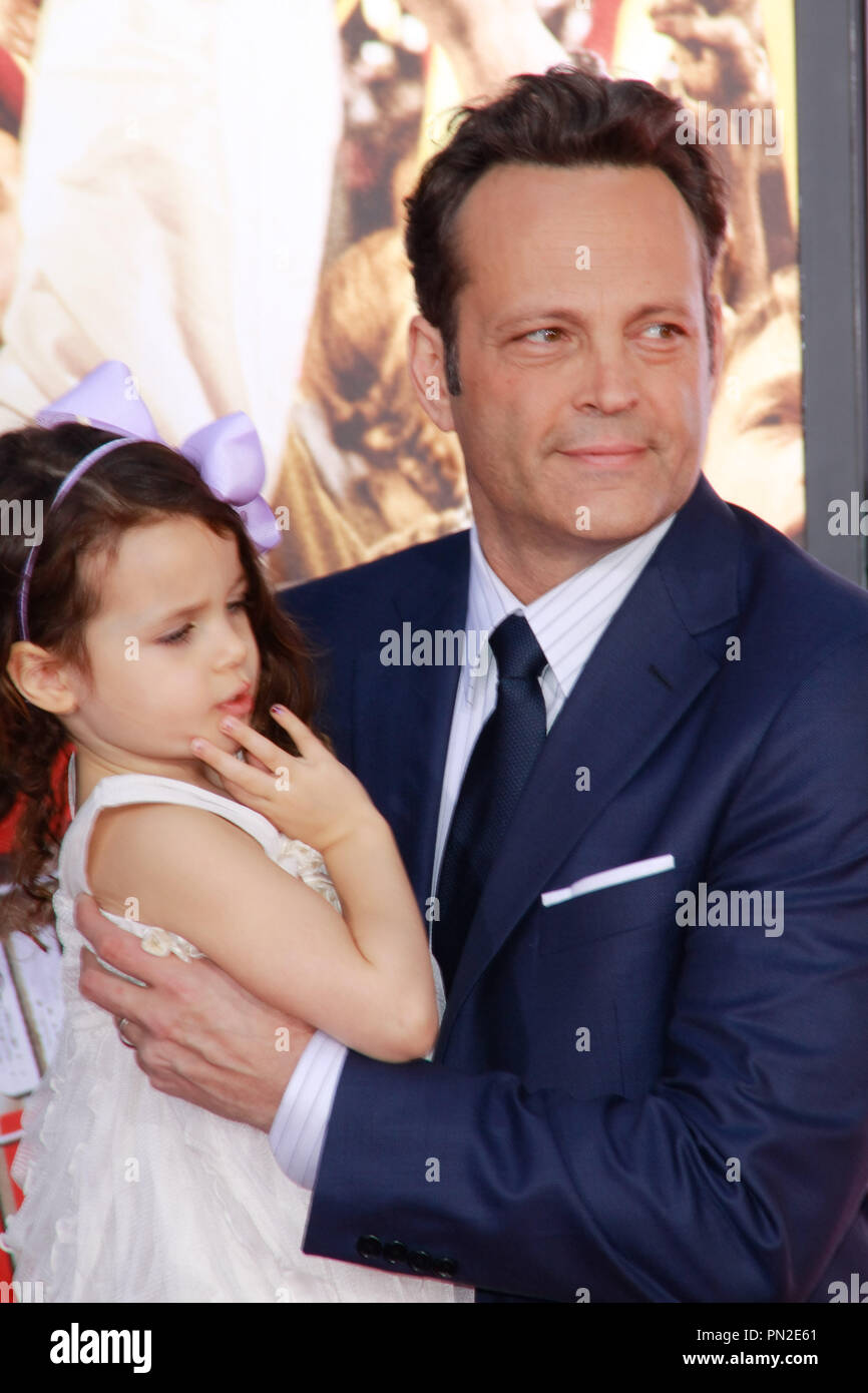 Vince Vaughn and daughter Locklyn at his Handprint and Footprint ...