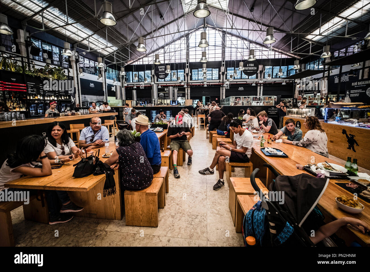 Modern food hall design hi-res stock photography and images - Alamy