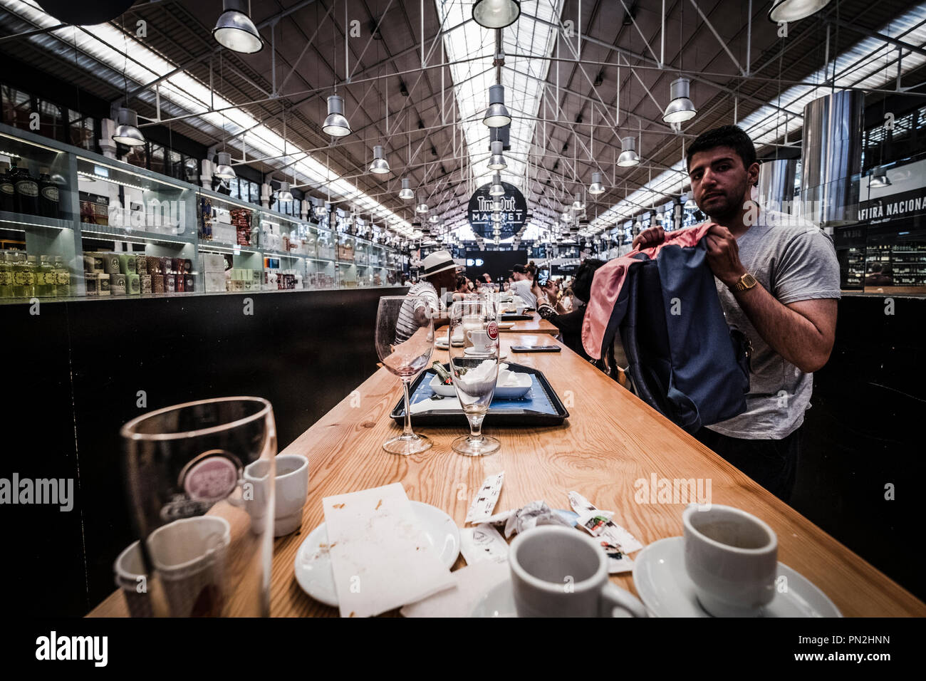 Modern food hall design hi-res stock photography and images - Alamy