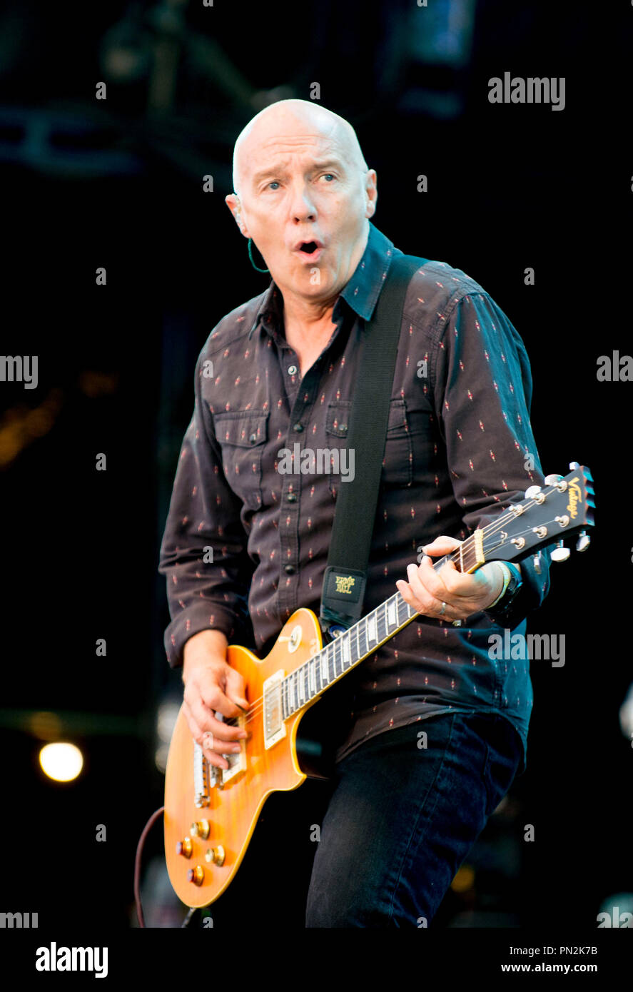 MIDGE URE at Rewind South Temple Island Meadows Henley-on-Thames Stock ...
