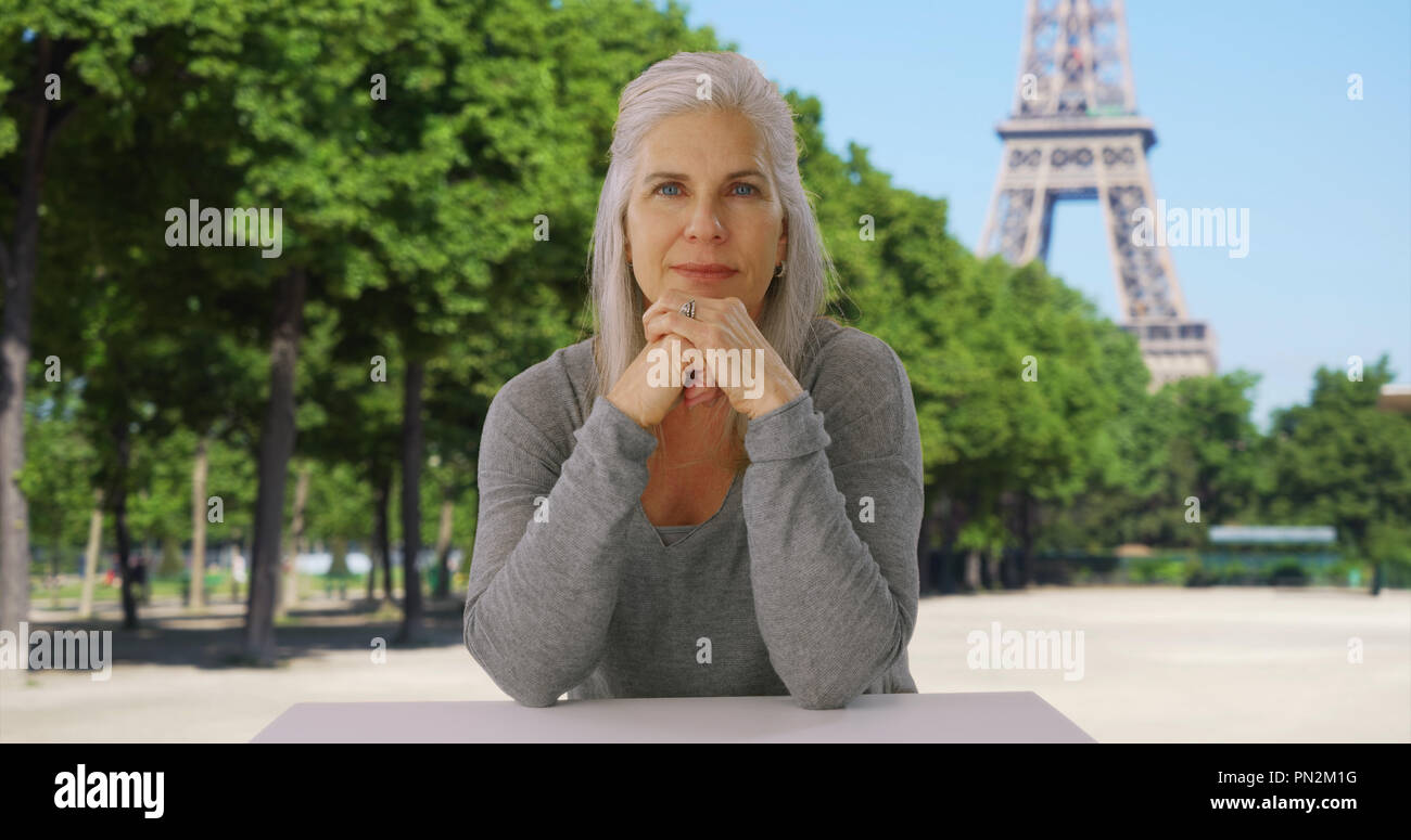 Woman gaze seriously hi-res stock photography and images - Alamy