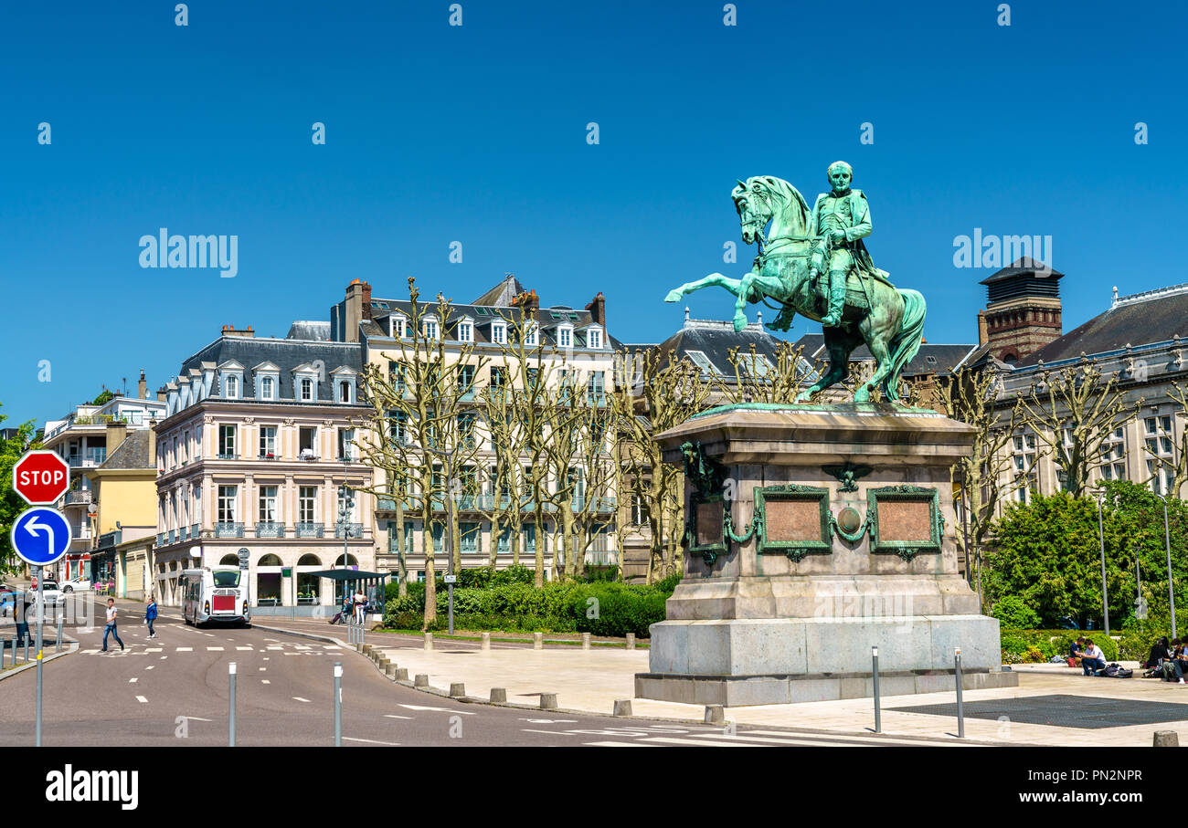 Rouen sculpture hi-res stock photography and images - Alamy