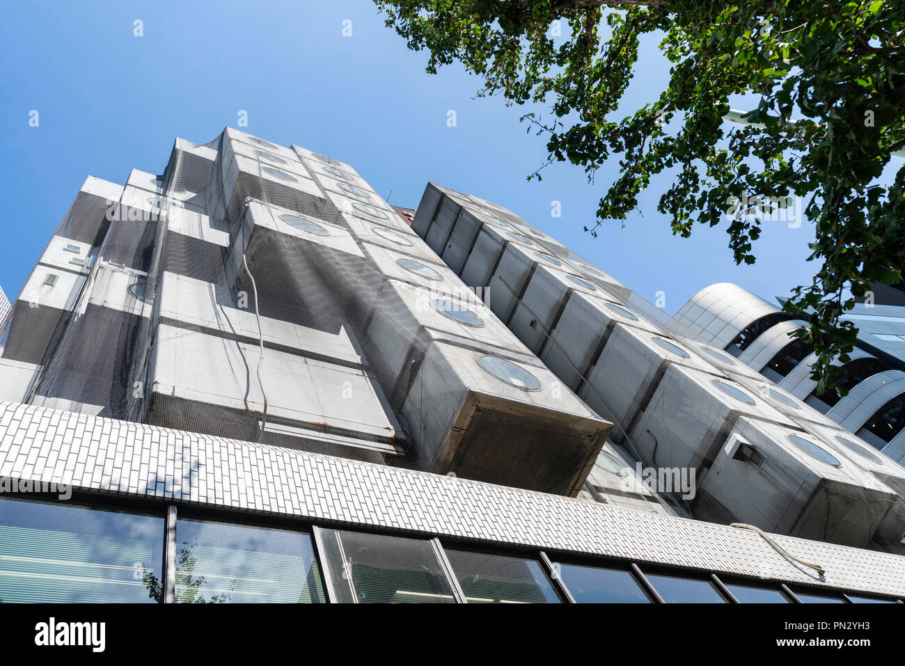 Nakagin Capsule Tower Building,Chuo-Ku,Tokyo,Japan. Built in 1972 ...