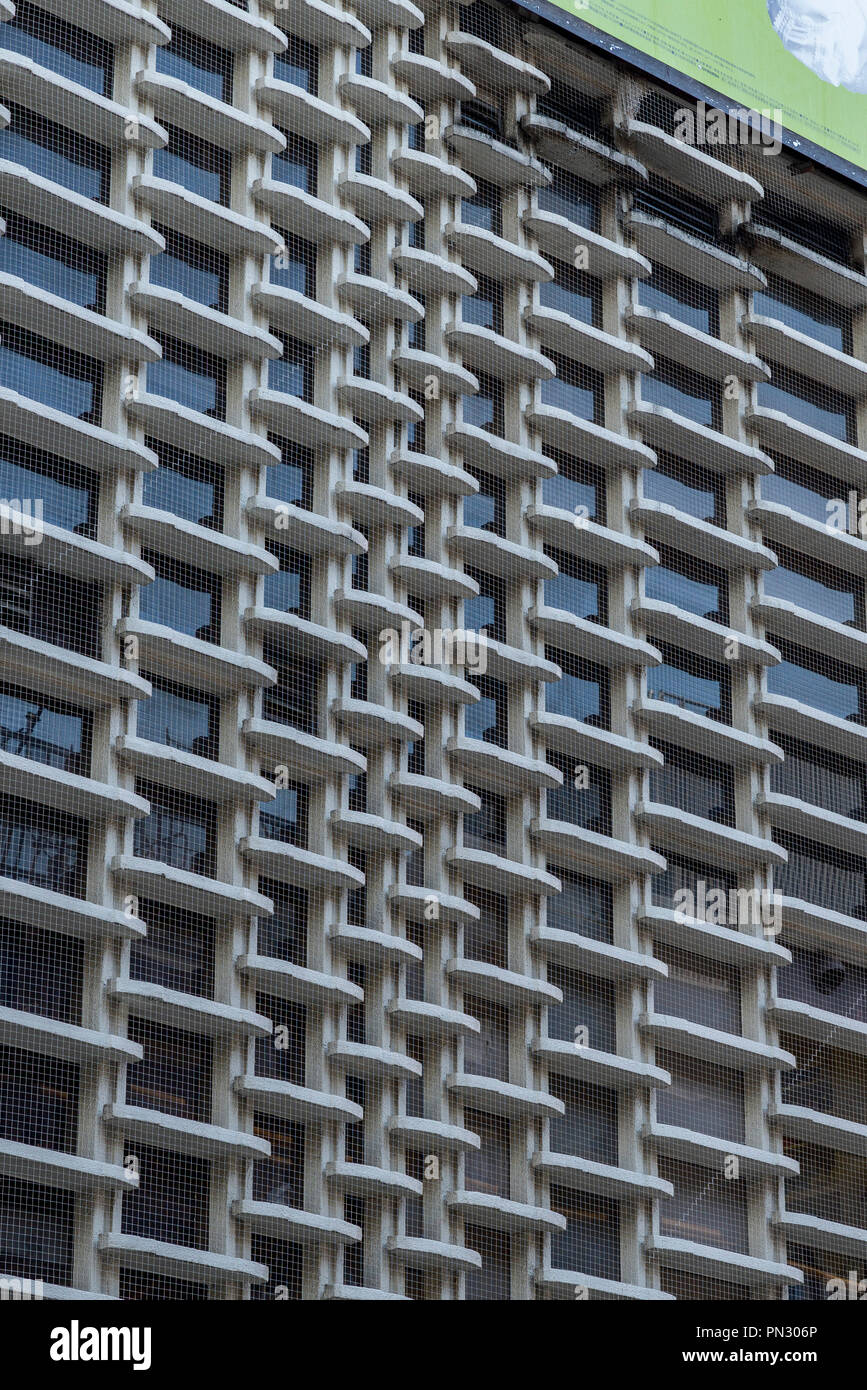 New shimbashi building hi-res stock photography and images - Alamy