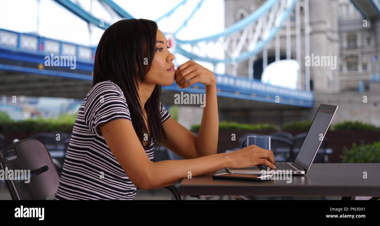 Woman reading emails laptop hi-res stock photography and images - Alamy