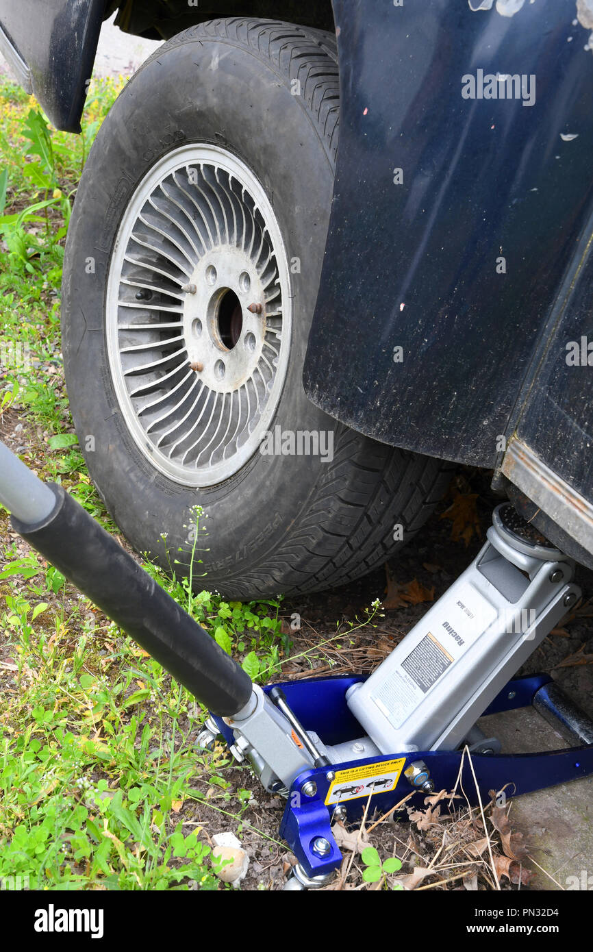 Underneath car rust hi-res stock photography and images - Alamy