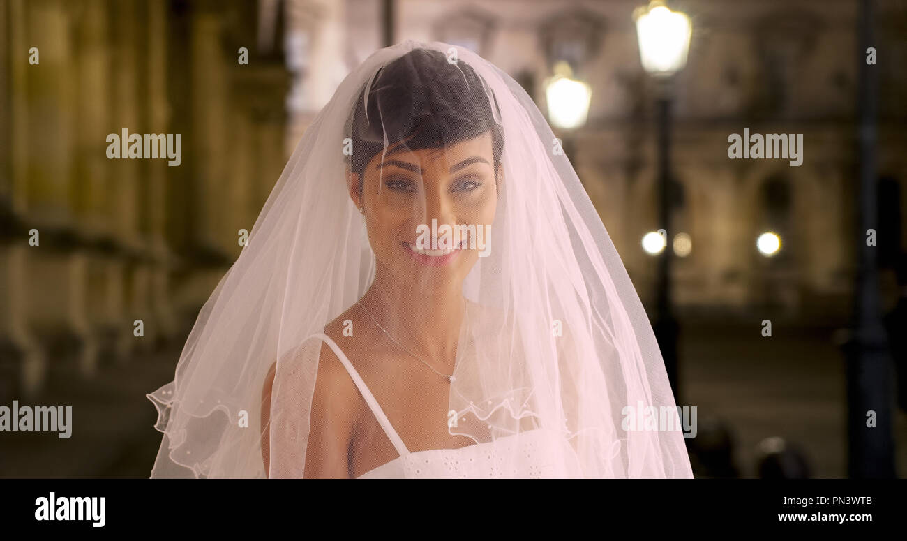 Blushing bride hi-res stock photography and images - Alamy