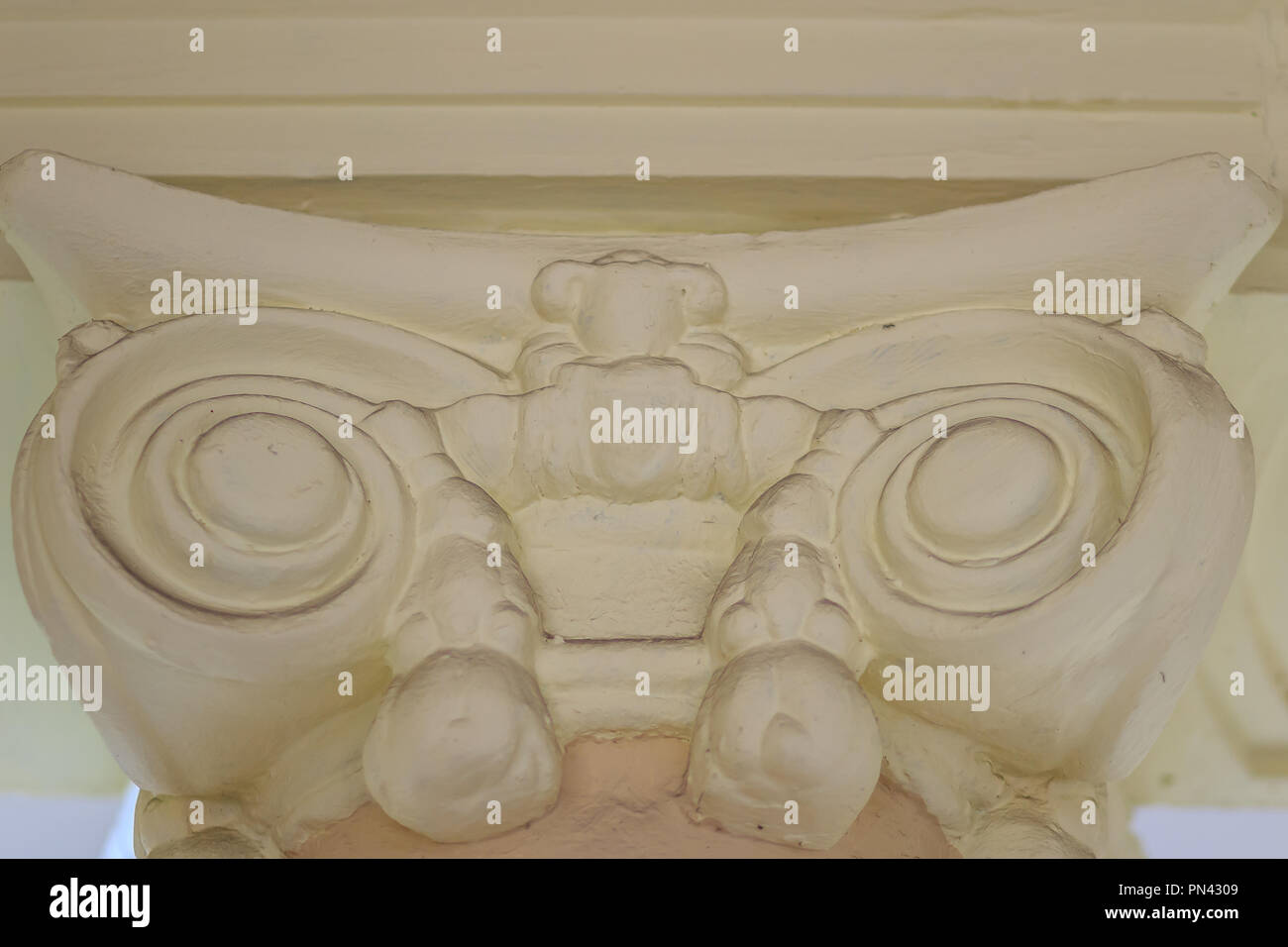 Beautiful architectural detail of vintage Greek-Roman styles columns ...