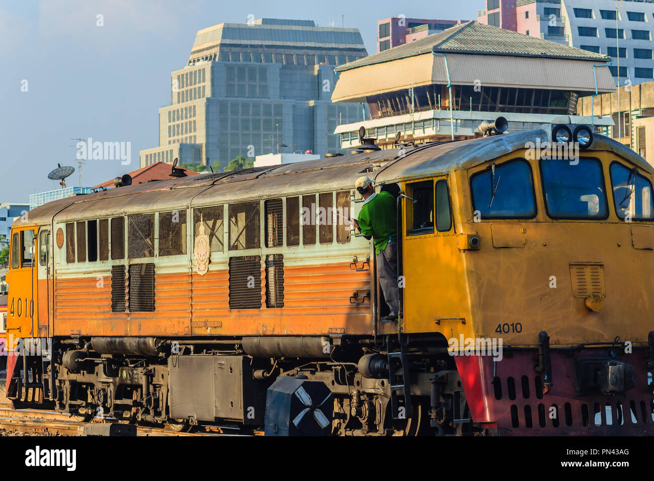 Railroad flag signal hi-res stock photography and images - Alamy