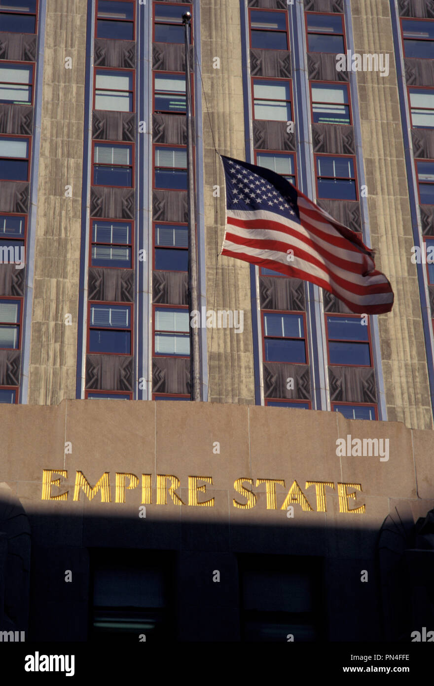 NOT 982109 EMPIRE STATE BUILDING Fifth Avenue Entrance New York City ...