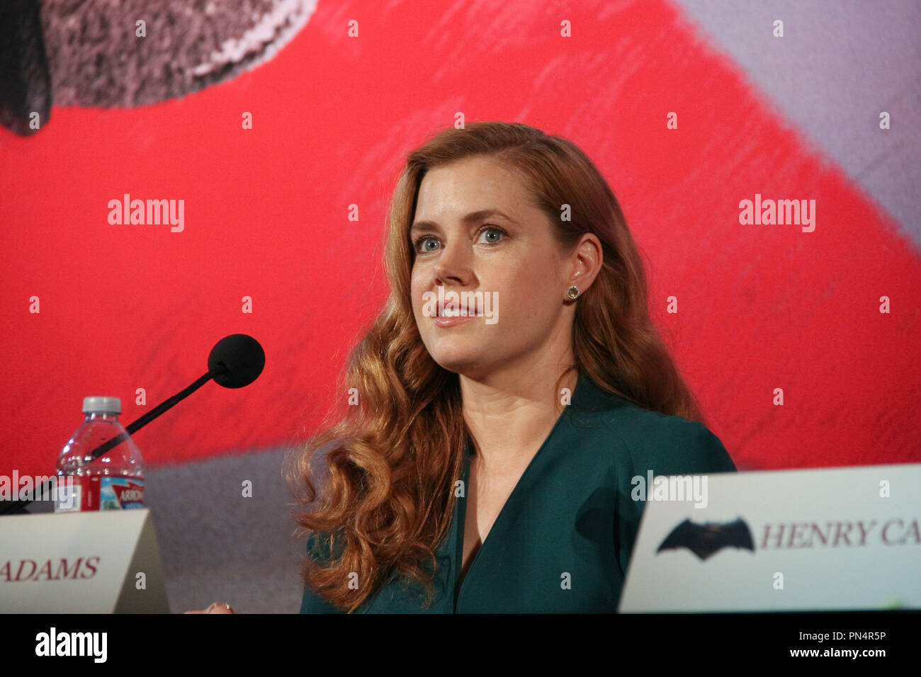 Amy Adams 03/18/2016 "Batman v Superman: Dawn of Justice" Press ...