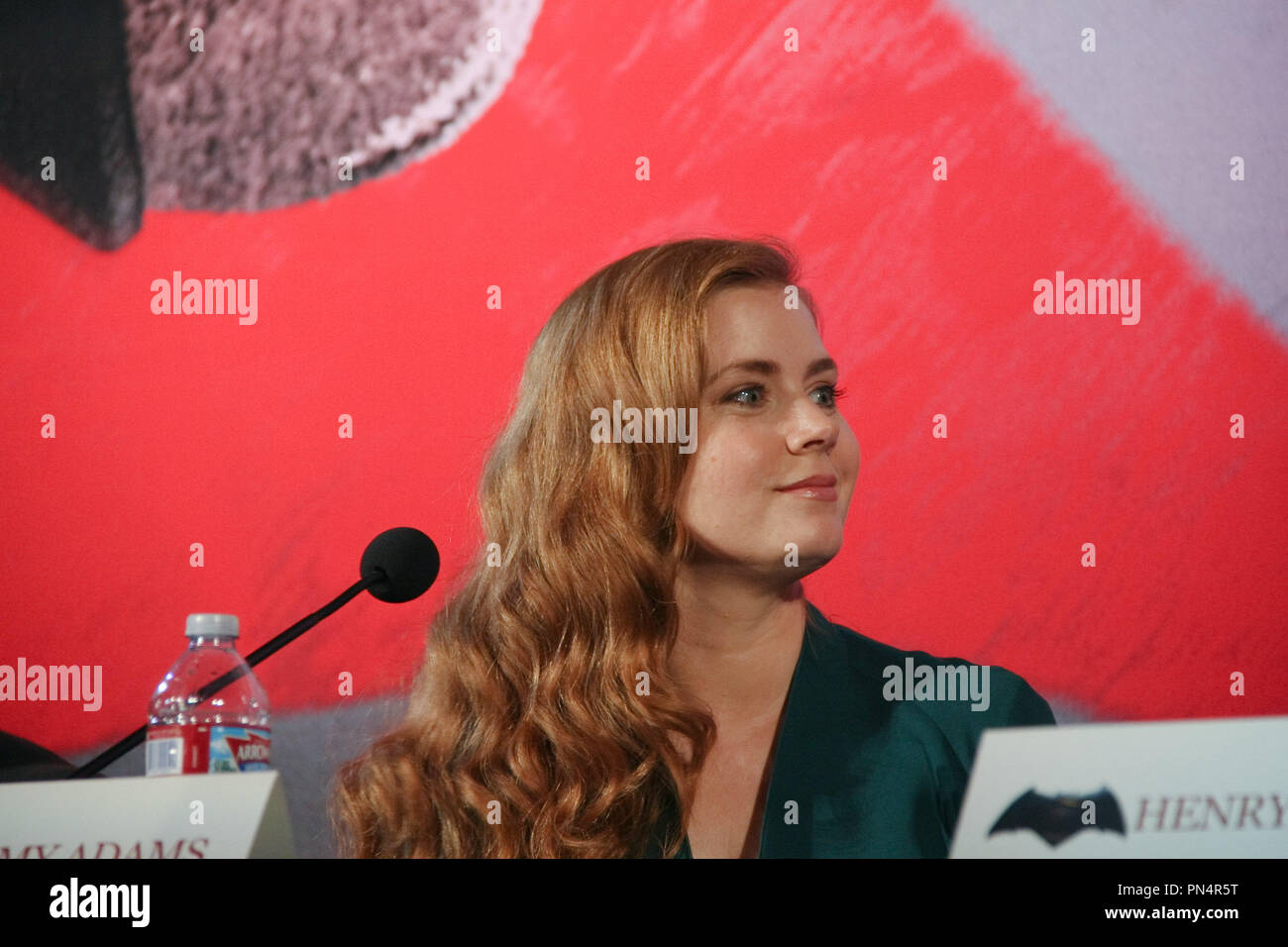 Amy Adams 03/18/2016 "Batman v Superman: Dawn of Justice" Press ...