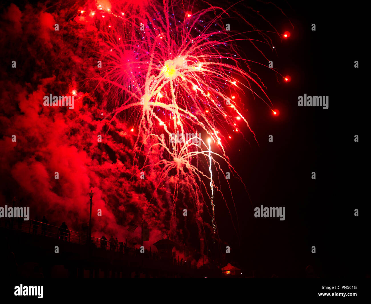 Flashing fireworks hi-res stock photography and images - Alamy