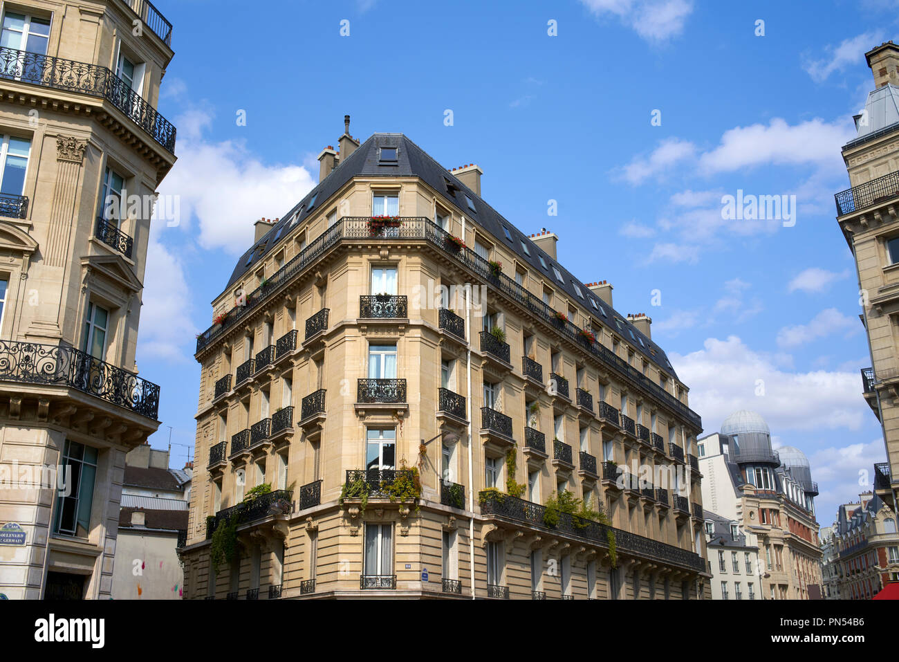 Balconies Paris Apartment Building Paris Stock Photos & Balconies Paris ...