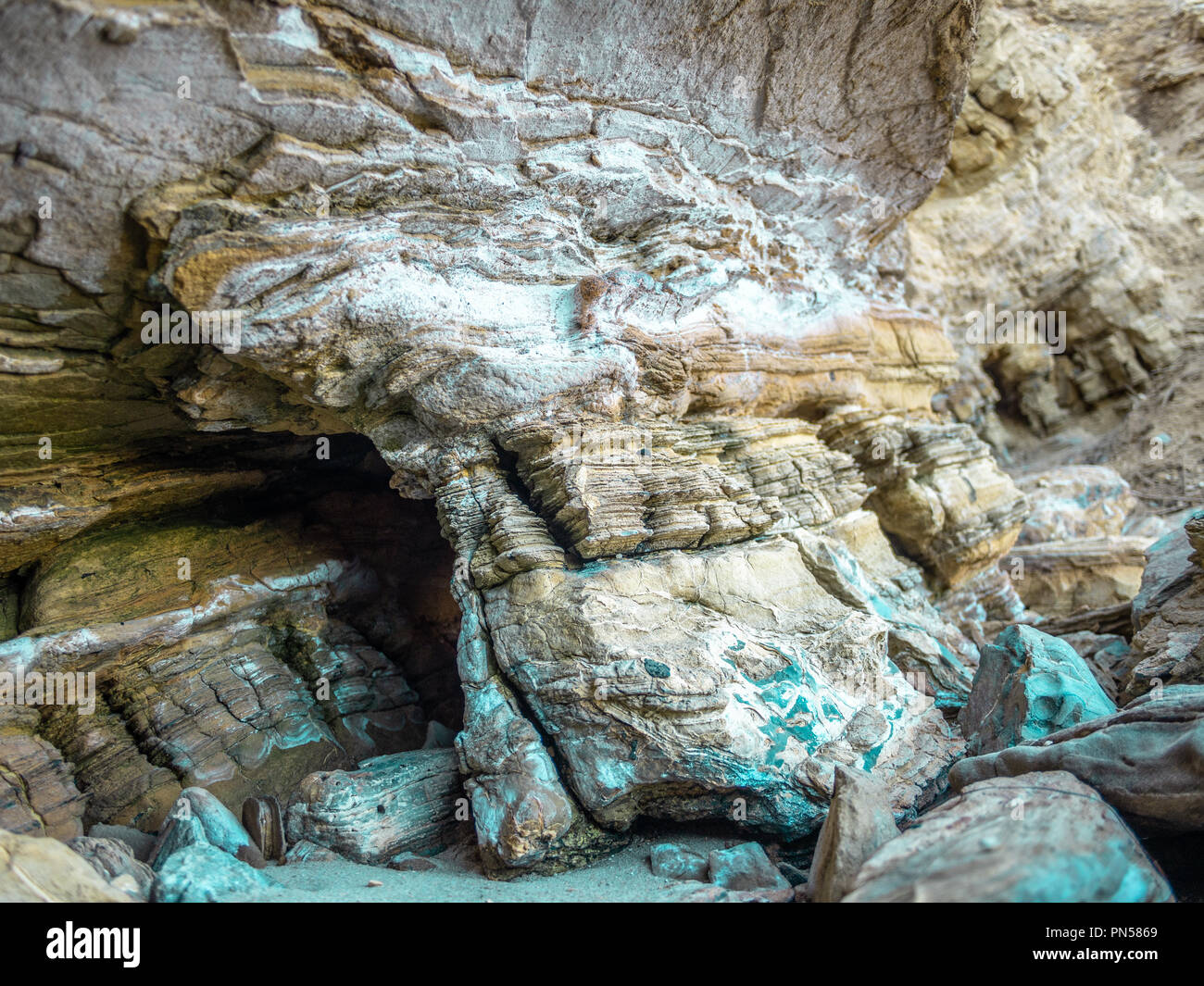 Multi layered rocks hi-res stock photography and images - Alamy