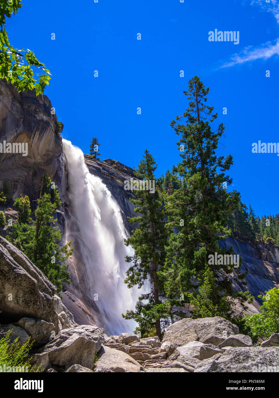 Massive waterfalls hi-res stock photography and images - Alamy