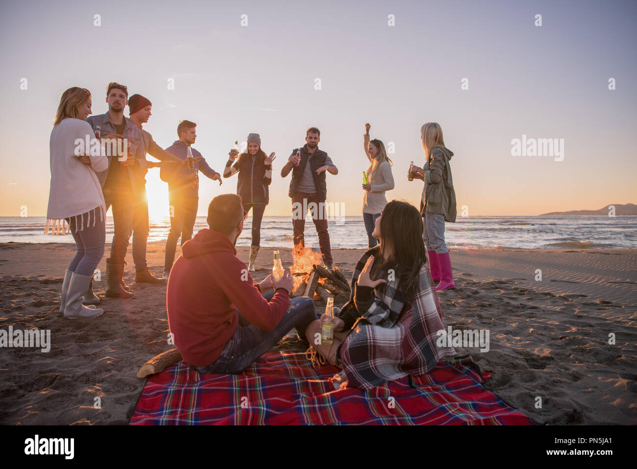 Campfire on the beach winter hi-res stock photography and images - Alamy