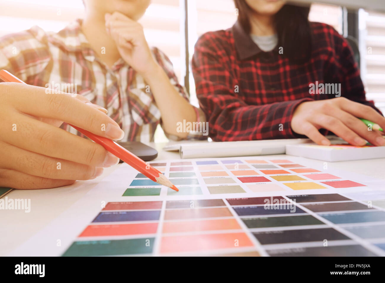 Colour chart paper hi-res stock photography and images - Alamy