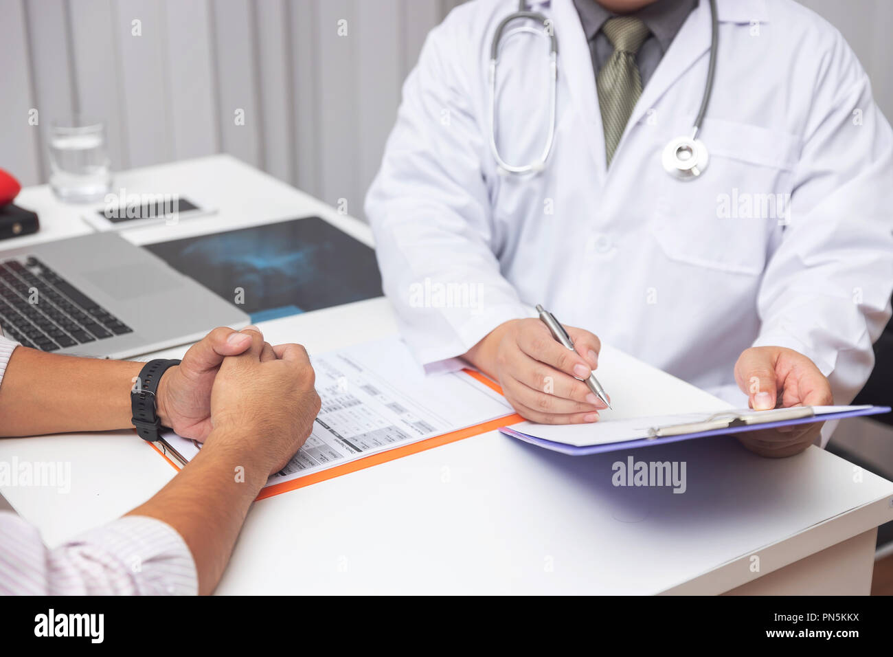 Healthcare and medical concept, Doctor explain symptoms and medical ...