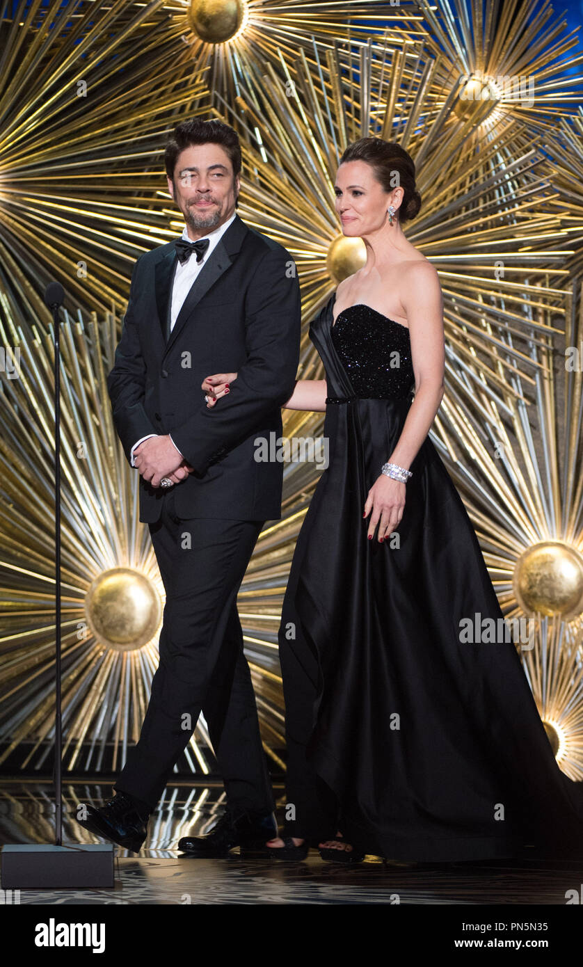 Benicio del Toro and Jennifer Garner present onstage at The 88th Oscars ...