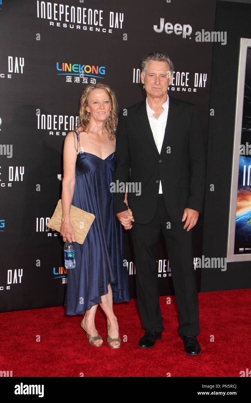Tamara Pullman, Bill Pullman 06/20/2016 The Red Carpet Screening of ...