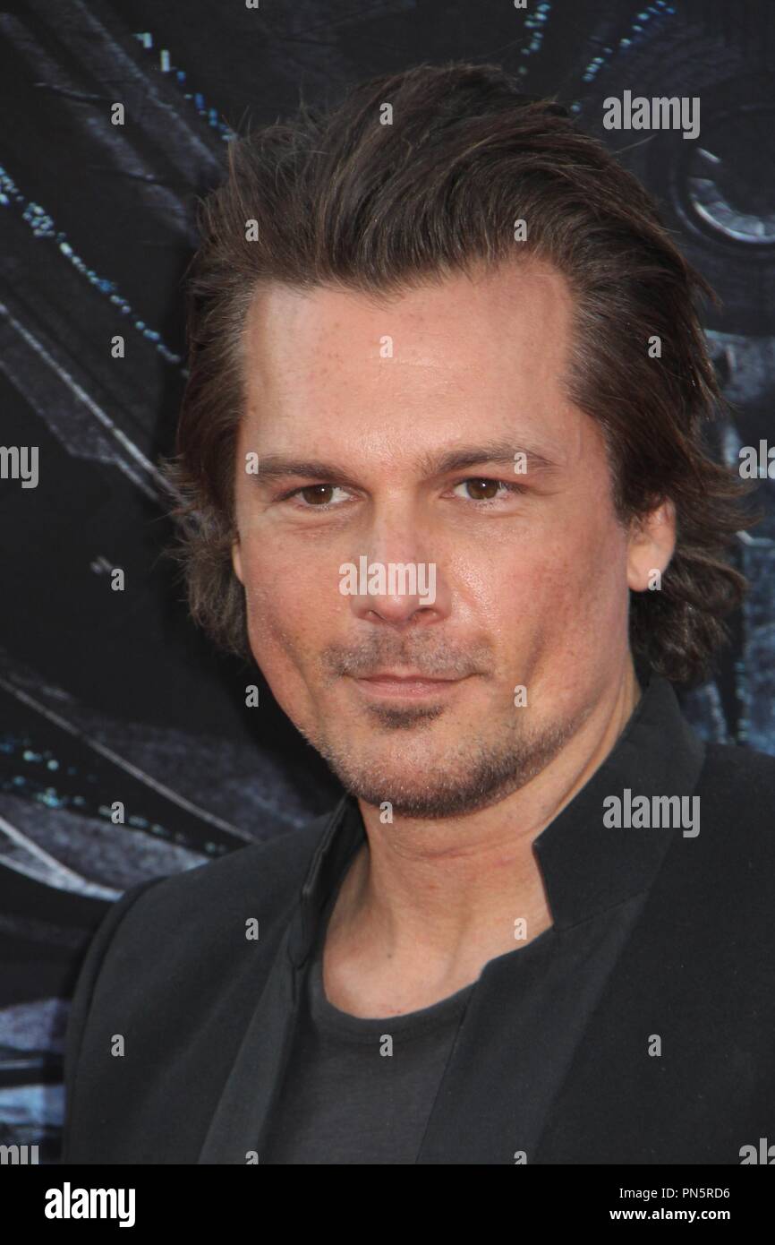 Len Wiseman 06/20/2016 The Red Carpet Screening of "Independence Day ...