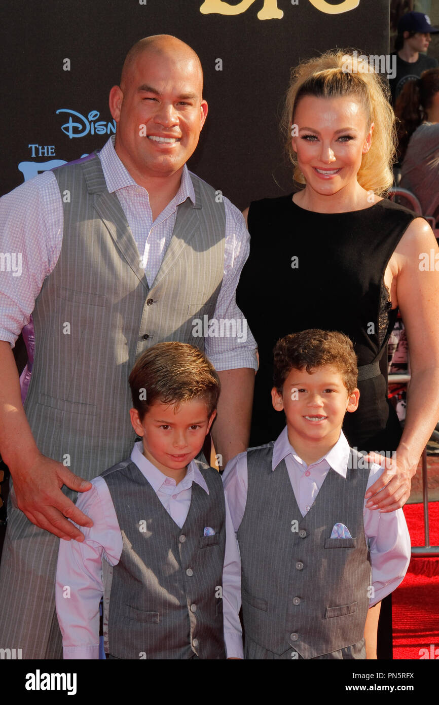 Tito ortiz and family hi-res stock photography and images - Alamy