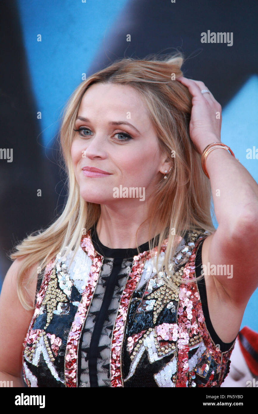 Reese Witherspoon 12/03/2016 The World Premiere of "Sing" held at the ...