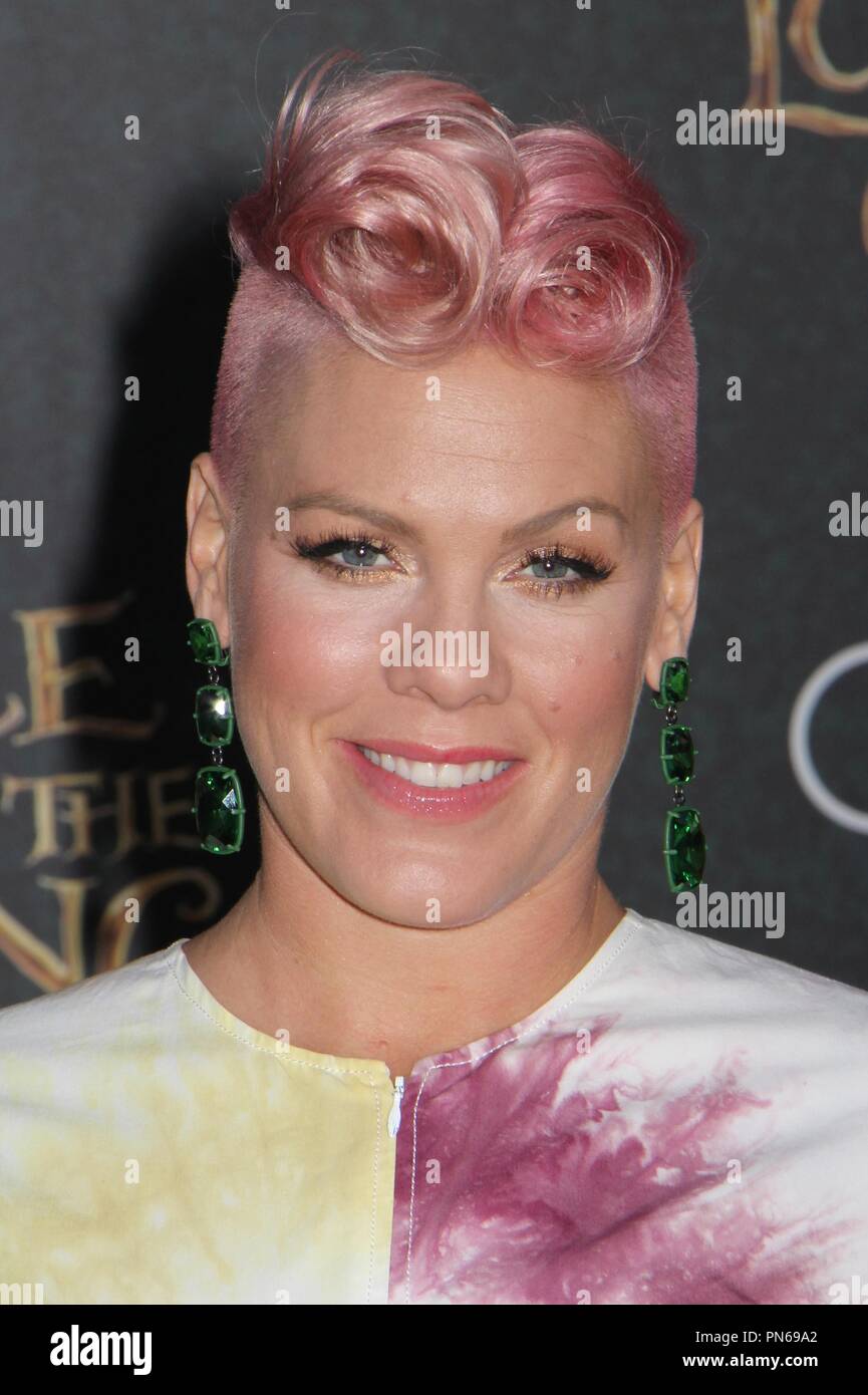 Alecia Beth Moore Stock Photos & Alecia Beth Moore Stock Images - Alamy