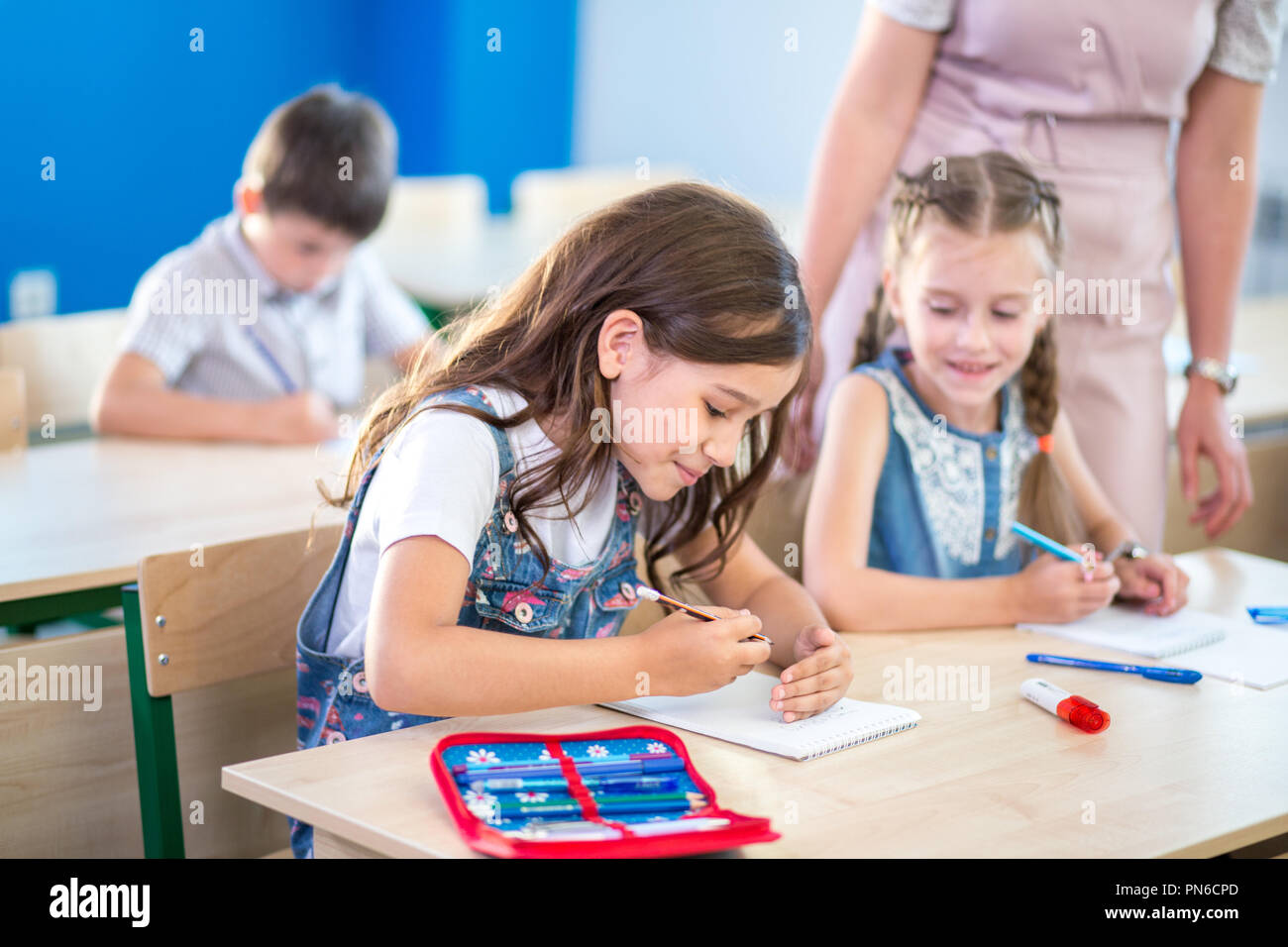 Student participating class hi-res stock photography and images - Alamy