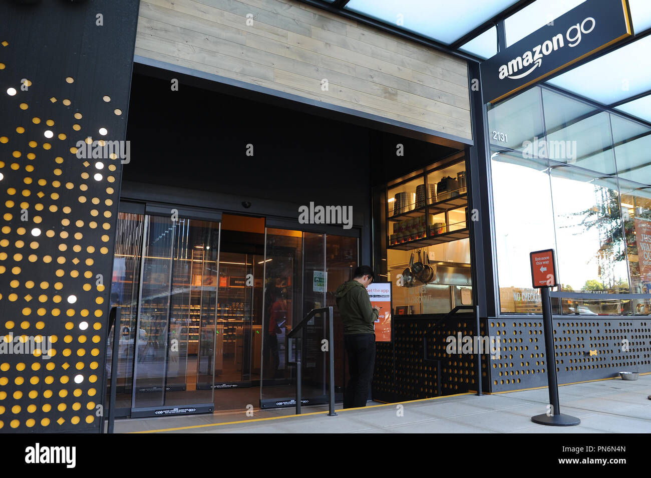 Amazon go 2018 hi-res stock photography and images - Alamy