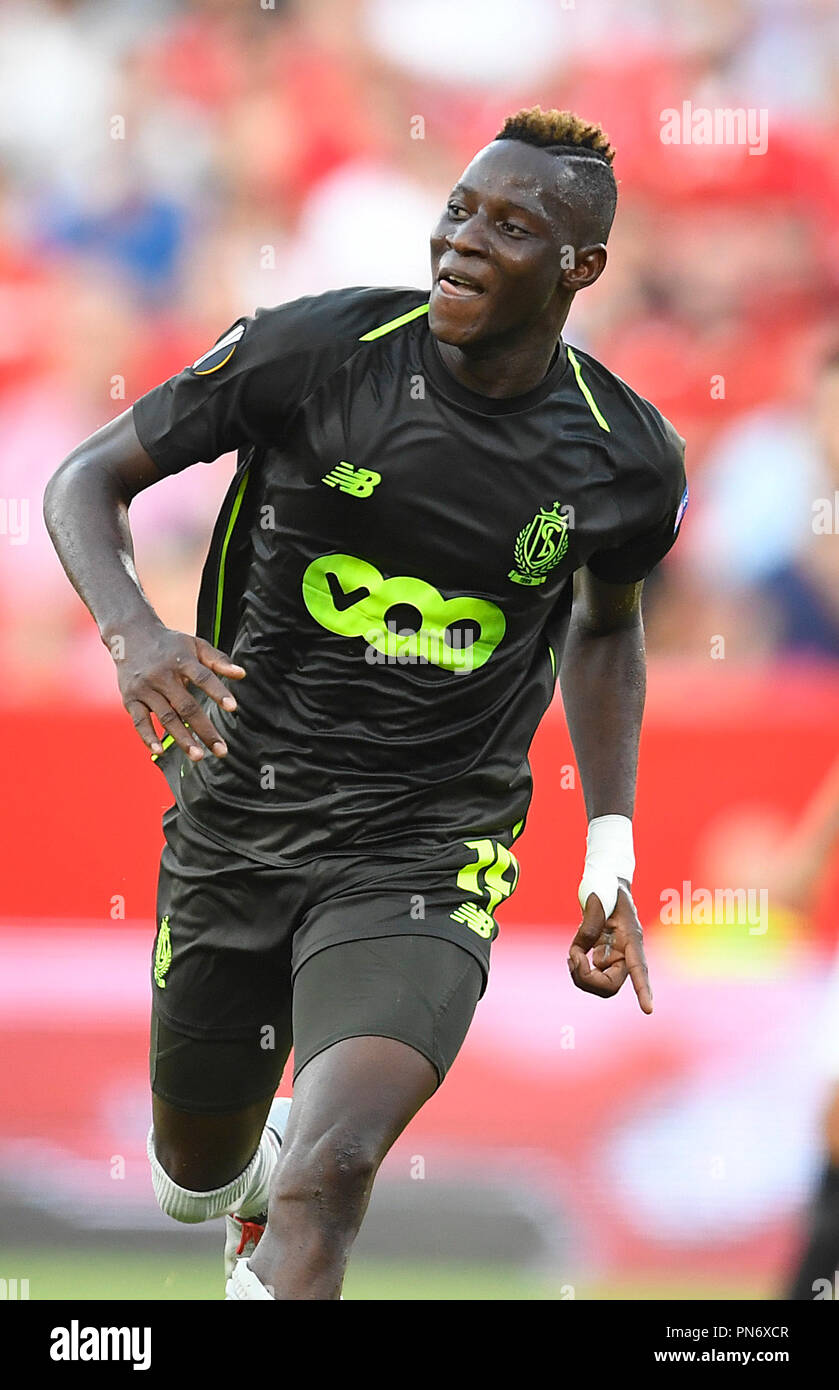 Facing celebrates scoring hi-res stock photography and images - Alamy