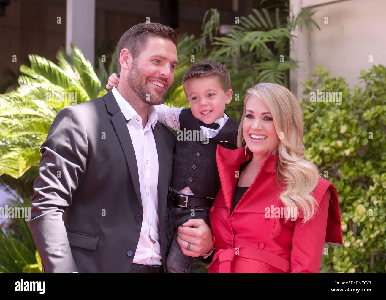 Los Angeles, California, USA. 20th Sep, 2018. Mike Fisher with son ...