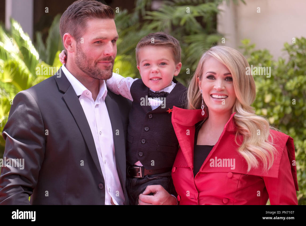 Los Angeles, California, USA. 20th Sep, 2018. Mike Fisher with son ...