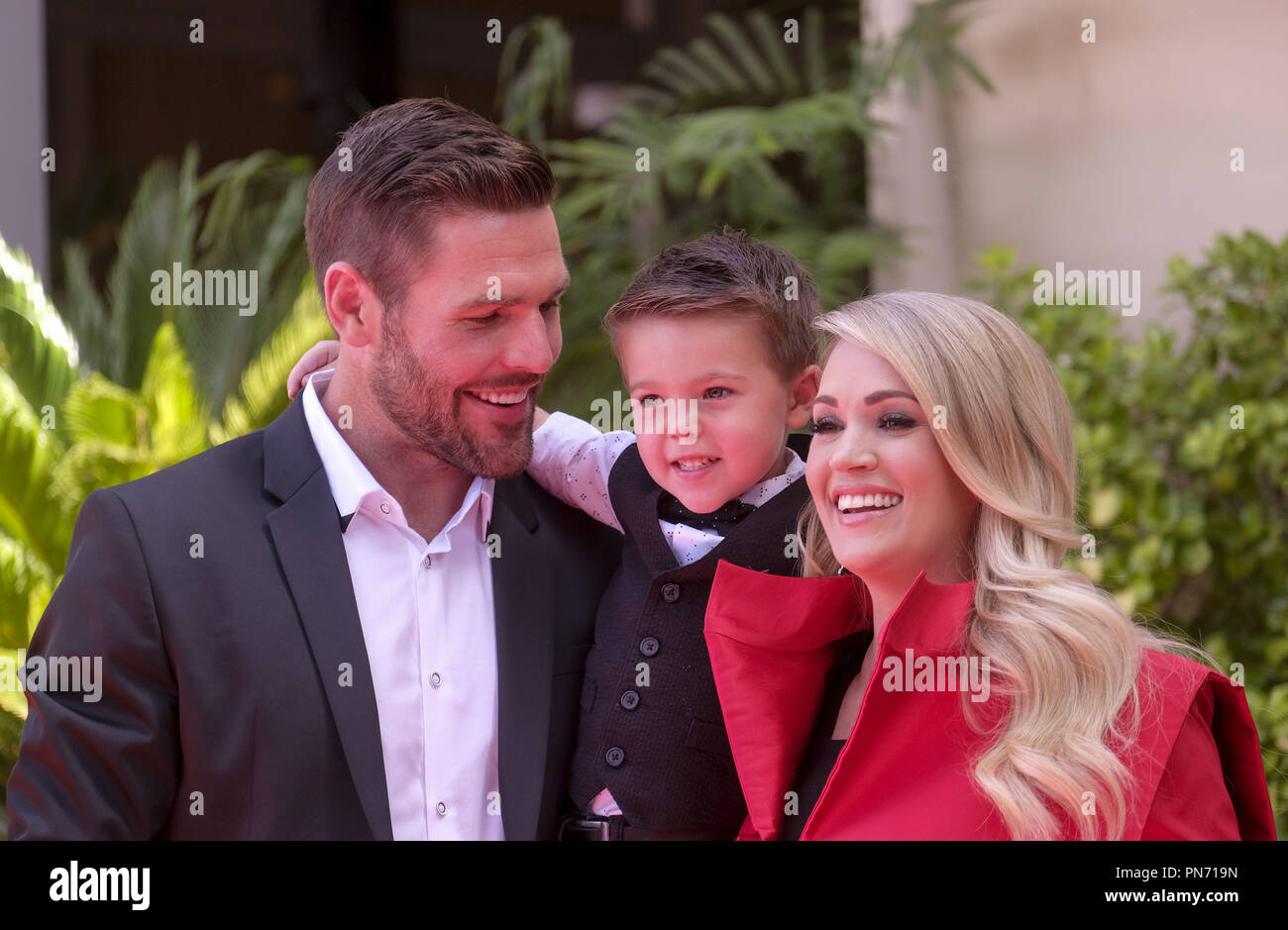 Los Angeles, California, USA. 20th Sep, 2018. Mike Fisher with son ...