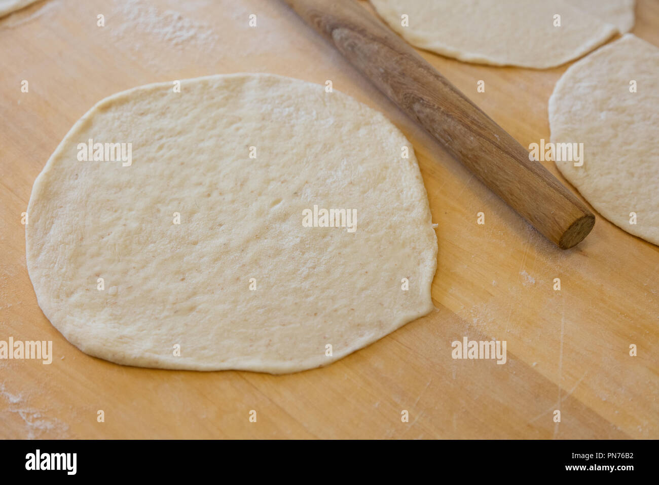 Round dough hi-res stock photography and images - Alamy