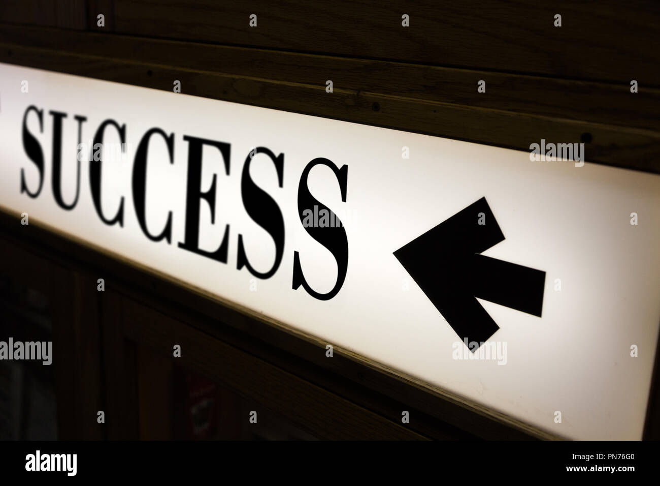 Direction arrow hi-res stock photography and images - Alamy