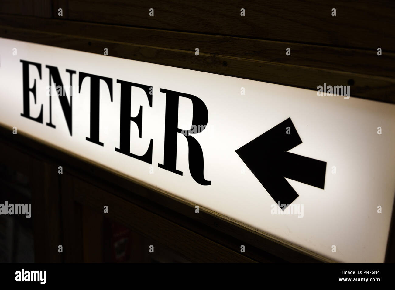 Enter arrow hi-res stock photography and images - Alamy