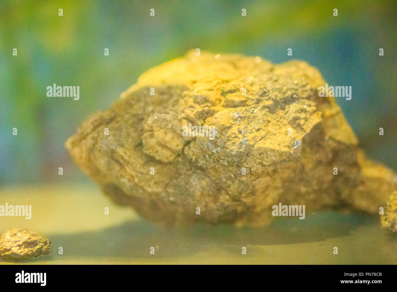 Molybdenum disulfide hi-res stock photography and images - Alamy