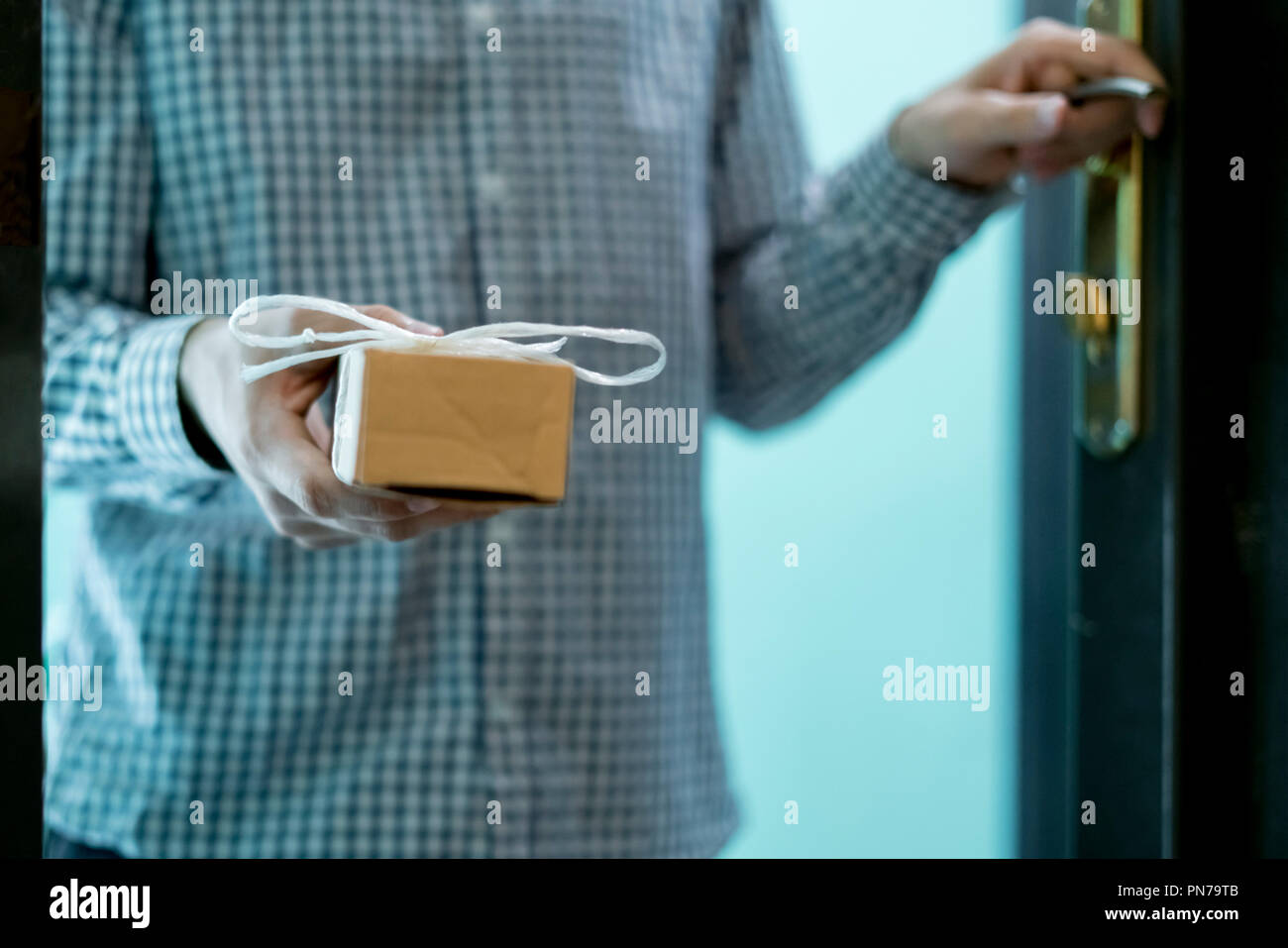 Recieving home delivery hi-res stock photography and images - Alamy