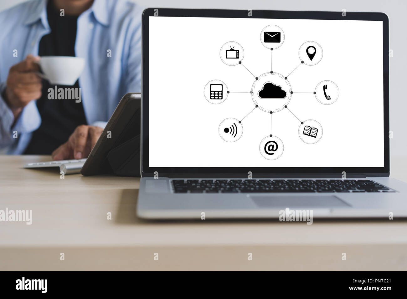 Cloud Service (Cloud Computing diagram on the new computer interface ...
