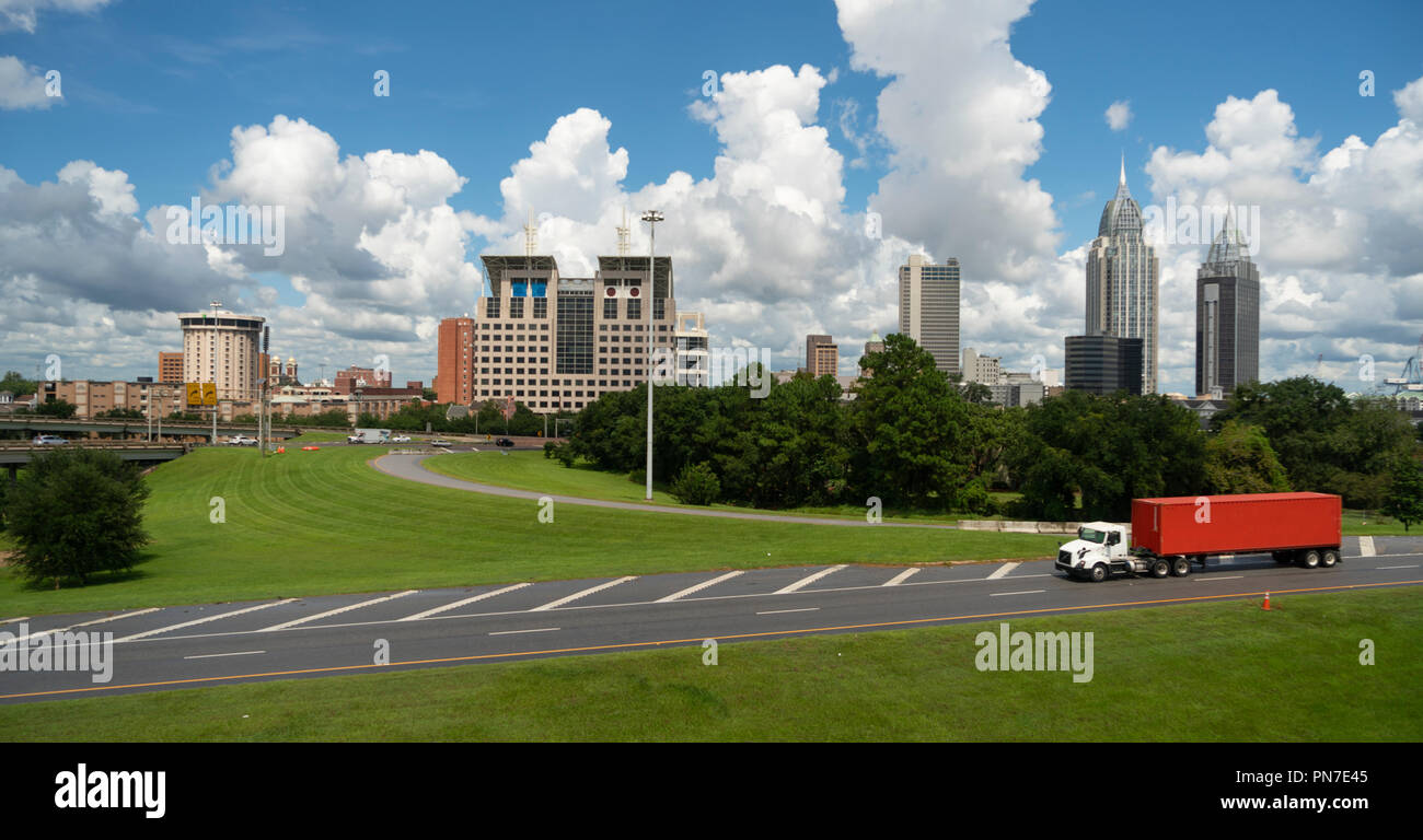 Mobile alabama skyscraper hi-res stock photography and images - Alamy