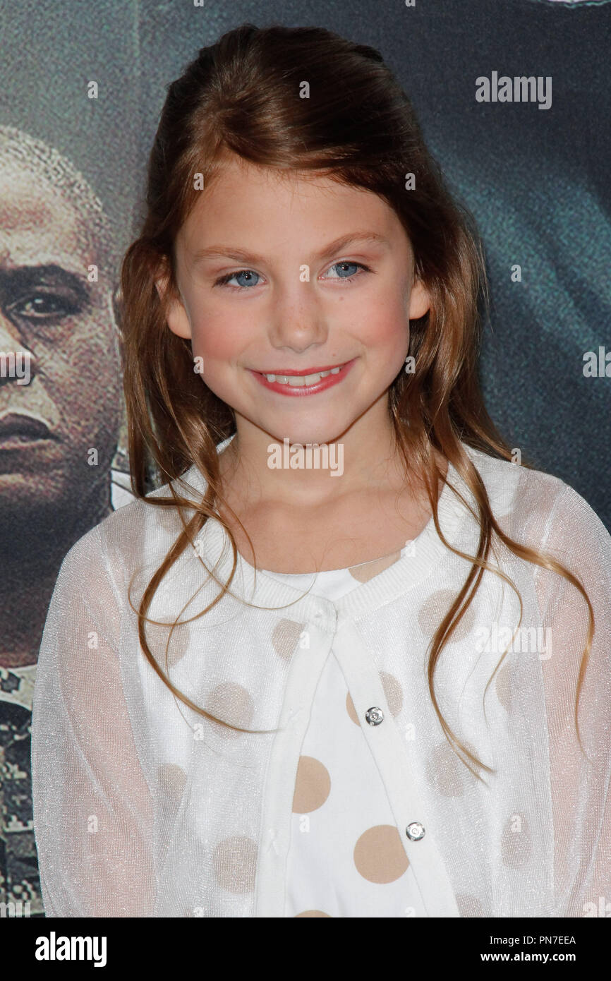 Abigail Pniowsky at the LA Premiere of Paramount Pictures' "Arrival ...