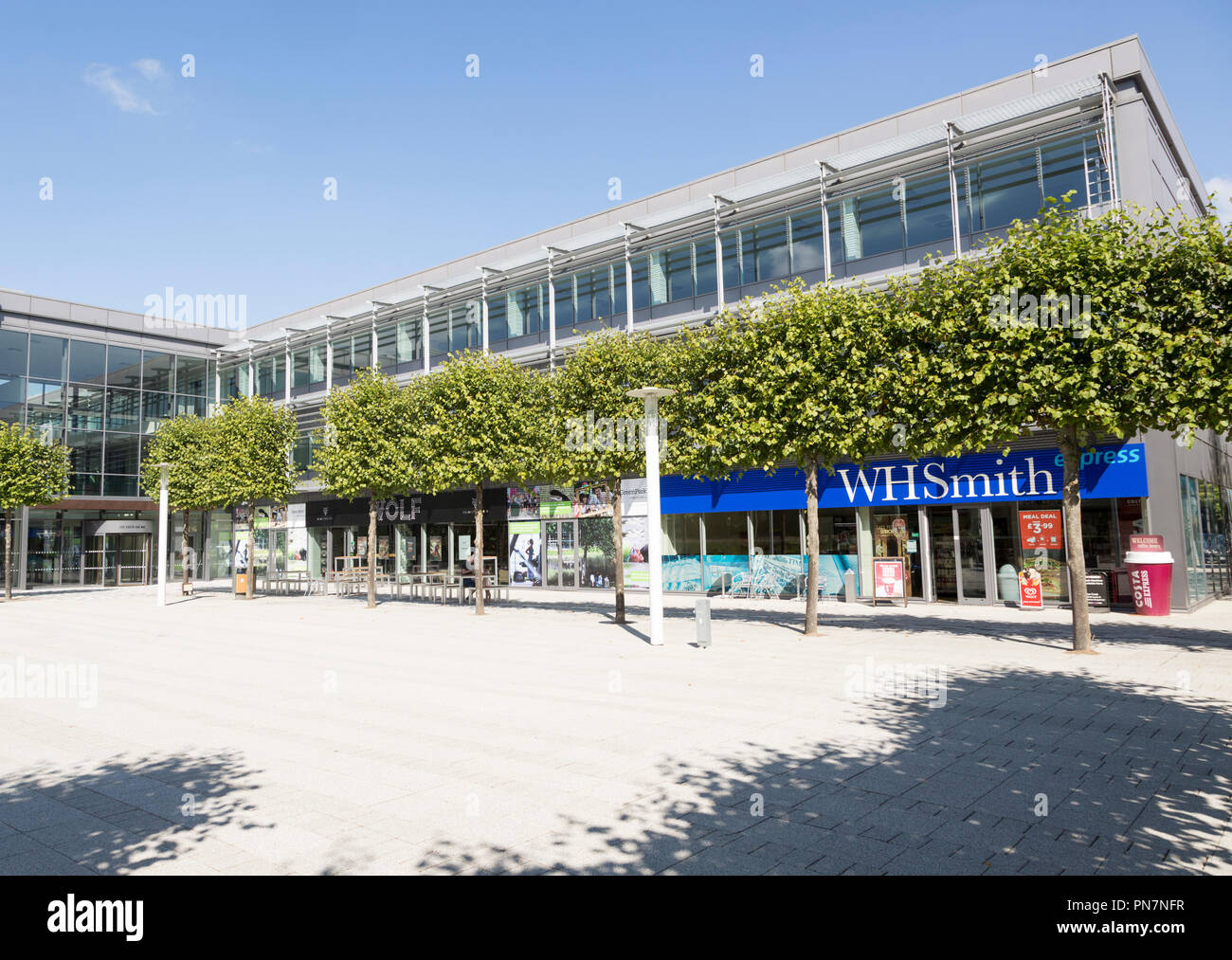 Green park business park uk reading hi-res stock photography and images ...